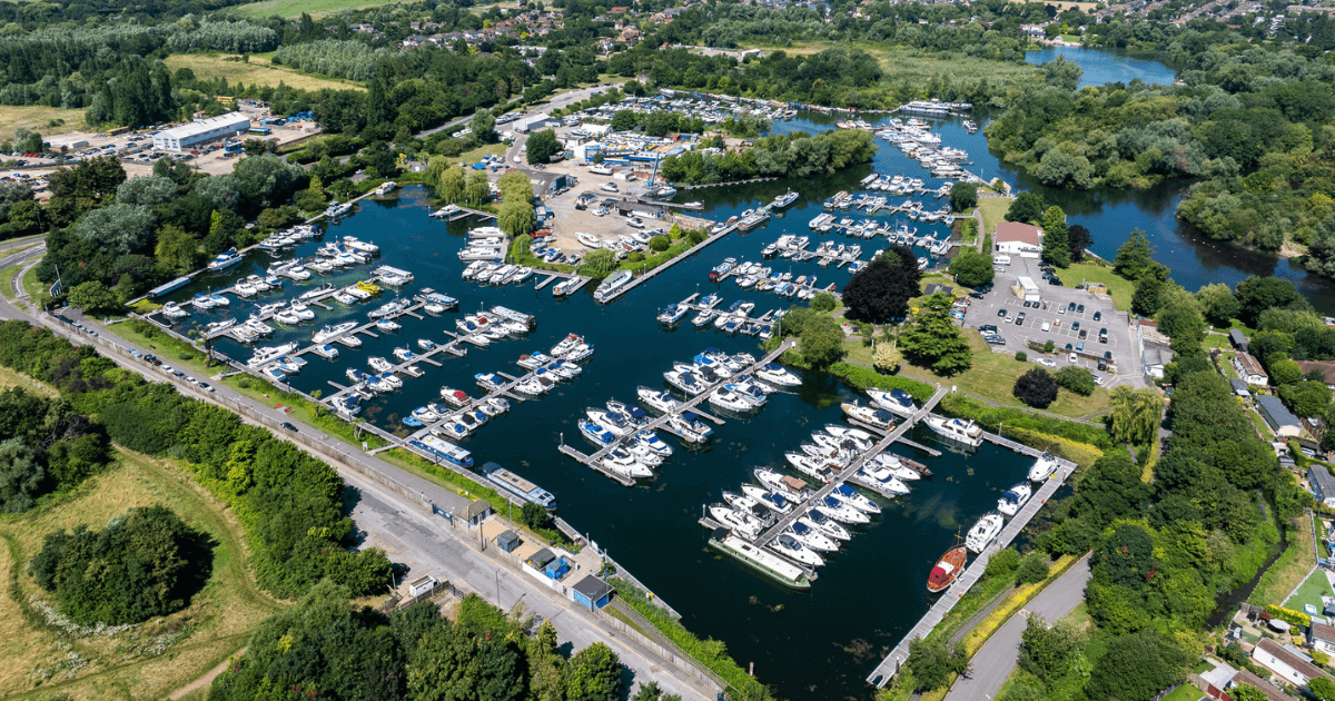 Penton Hook Marina - Boat Marina in Surrey - MDL