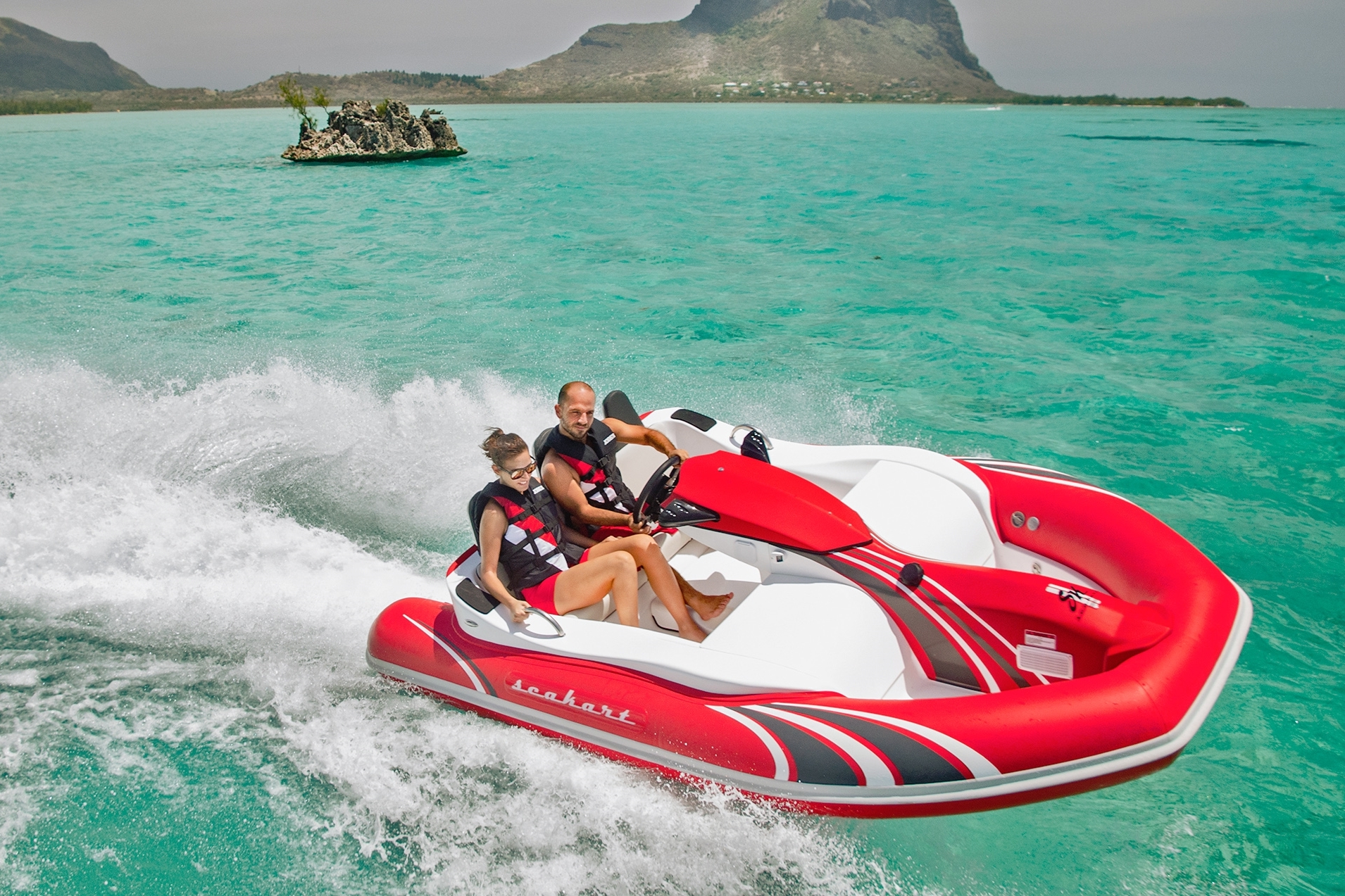 The Seakart 335 at The South Coast Boat Show