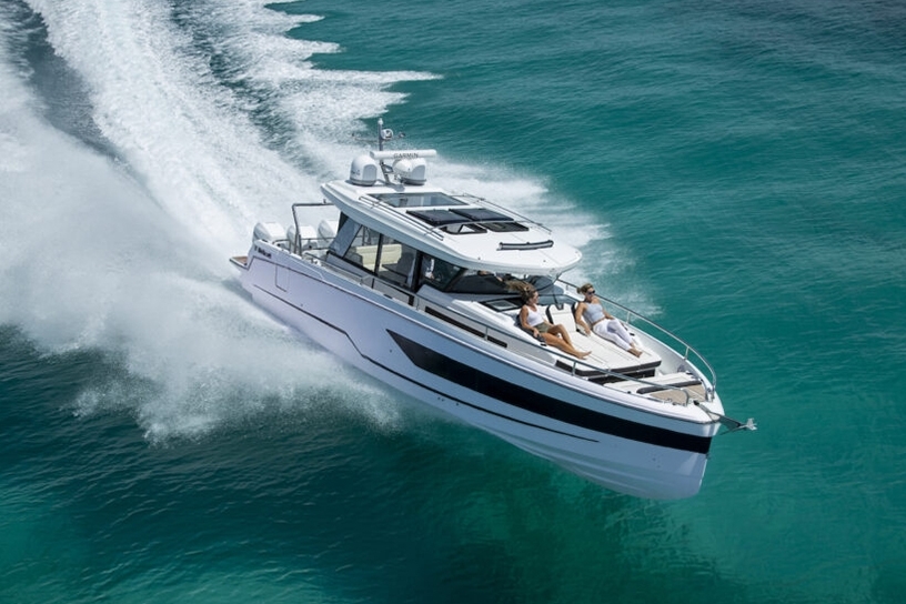 Stunning line-up of power, sail and electric brands at South Coast ...